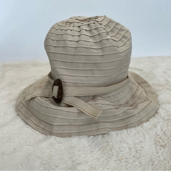 Sunday Afternoons | Accessories | Sunday Afternoons Emma Hat Cream Upf ...